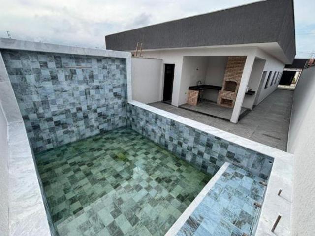 Casa Geminada com Piscina à Venda no Jardim Grandesp em Itanhaém 600m da Praia