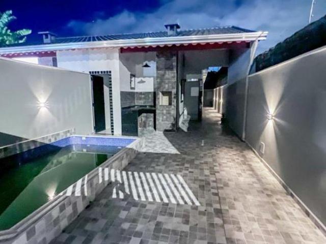 Casa Geminada com Piscina e Fino Acabamento no Nossa Senhora do Sion – Aceita Financiamento