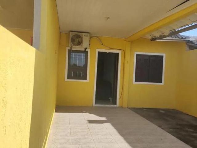 Casa geminada com piscina em bairro de moradores em Tramandaí