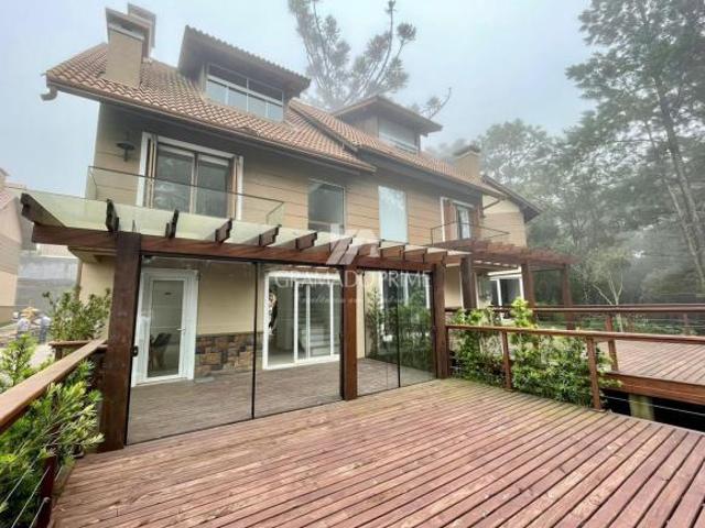 CASA GEMINADA COM SACADA EM CANELA