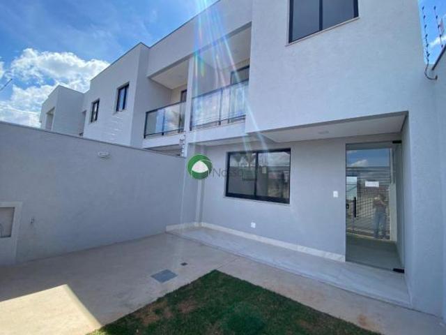 Casa geminada duplex alto padrão à venda no Planalto