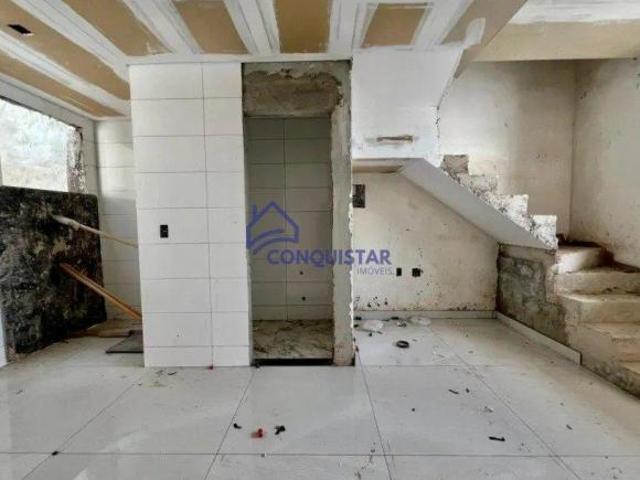 Casa geminada duplex com entrada independente no Bairro Jadim Leblon