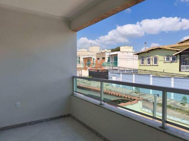 Casa Geminada de Alto Padrão com 4 Quartos, 1 Suíte, Closet, Varanda, Área Gourmet e 240m² de área c