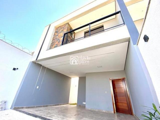 CASA GEMINADA DE ALTO PADRÃO EM MEIO LOTE NO GUARUJA MANSOES