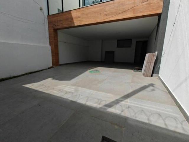 Casa geminada de alto padrão triplex à venda no bairro Planalto, Belo Horizonte!