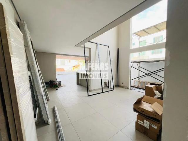 Casa Geminada de Alto Padrão, 3 Quartos á Venda no Bairro Lúcio de Abreu Contagem