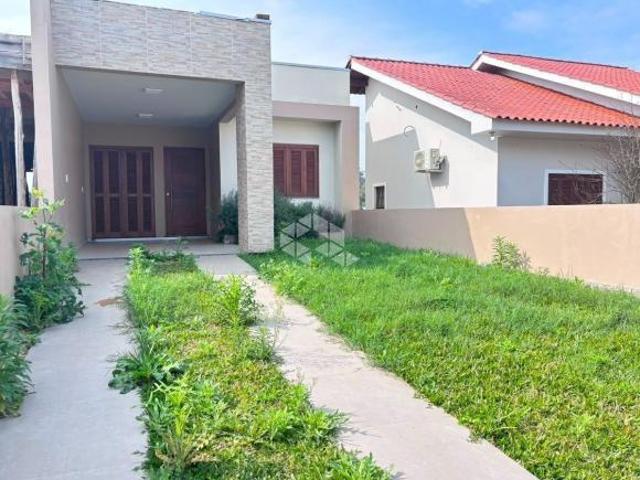Casa geminada de 02 dormitórios no Bairro João Alves