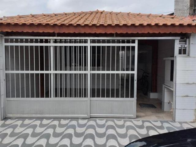 Casa geminada de 2 dormitórios na Ocian