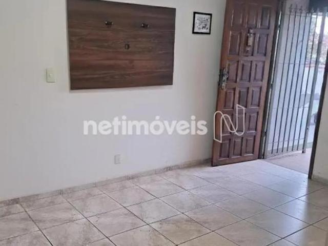 Casa Geminada de 2 quartos à venda no Vila Clóris!