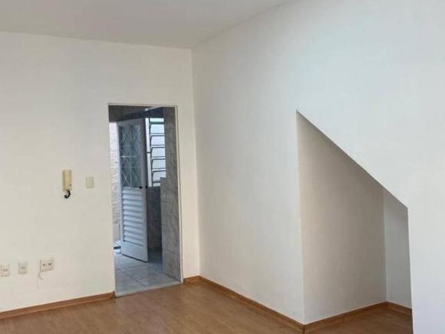 Casa geminada dois quartos bairro Dona Clara/BH