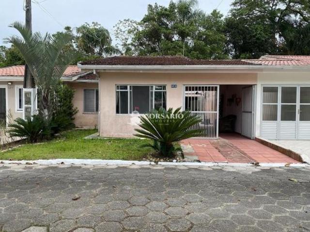 Casa geminada em condominio fechado