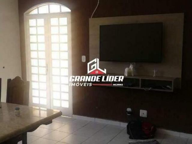 CASA GEMINADA EM CONDOMINIO NO BAIRRO ALVORADA CONTAGEM