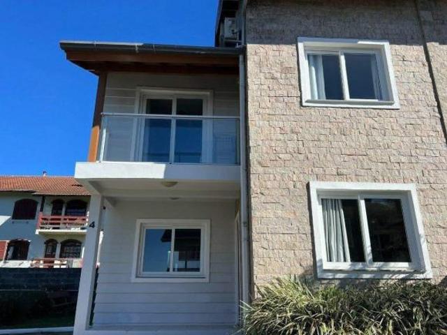 CASA GEMINADA EM LOCALIZAÇÃO CENTRAL