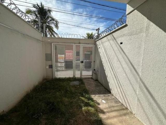 CASA GEMINADA INDIVIDUAL Á VENDA NO PLANALTO | 02 SUÍTES | LAVABO | 01 VAGA