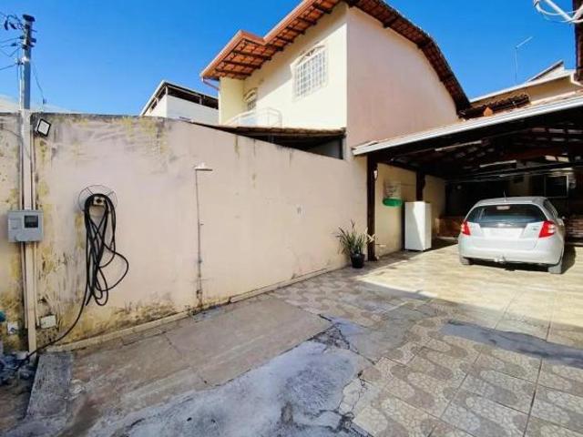 Casa Geminada individual no bairro Jardim Riacho das Pedras