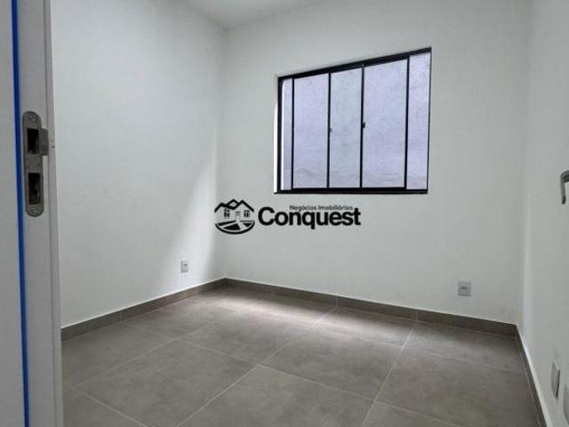 Casa Geminada linear, 03 Quartos com suite, closet, 02 vagas de garagens