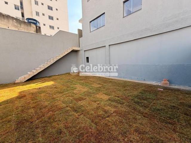 Casa Geminada para Venda em Contagem, Linda Vista, 3 dormitórios, 2 suítes, 3 banheiros, 4 vagas