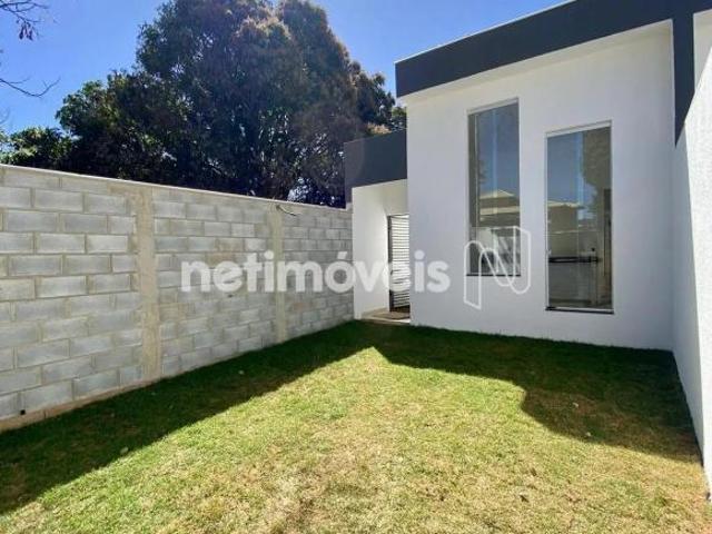 Casa geminada plana 3 quartos com suítes e quintal 150m²  à venda Chácaras Cachoeira