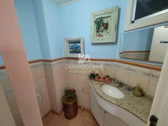 Casa geminada próximo ao lago negro