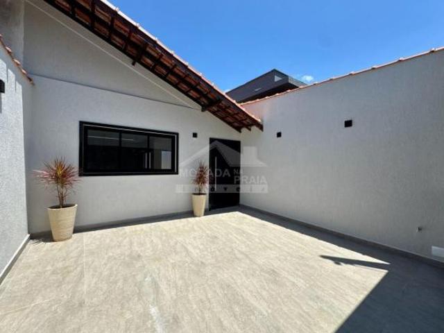 Casa geminada toda REFOMADA no CENTRO do Boqueirão, 3 dormitórios, confira em Praia Grande