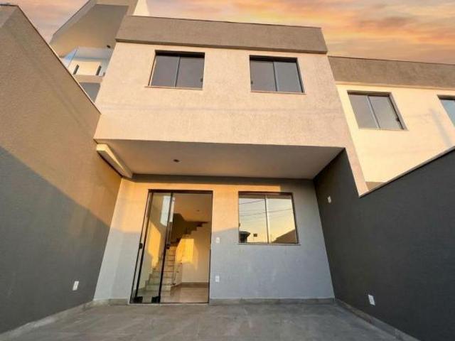 Casa Geminada 120m² · 3 quartos · acabamento premium · Sta. Amélia