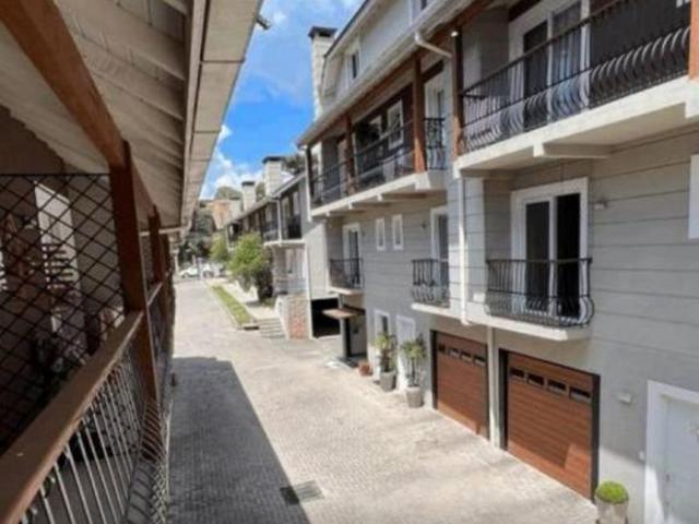 Casa geminada 2 DORMITÓRIOS Bairro Centro