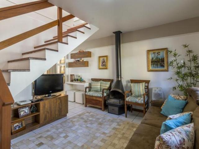 Casa Geminada 2 dormitórios Bairro Centro