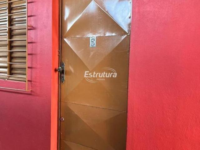 Casa geminada 2 dormitórios reformada, ótima localização, próximo ao Shopping Pr