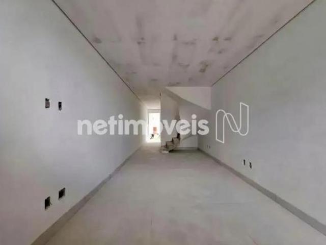 Casa geminada 2 suítes e 2 vagas 115m²  à venda no Copacabana