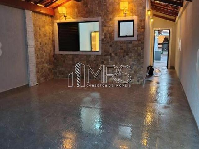 Casa Geminada 2 Suítes em Caiçara, Praia Grande Espaçosa e Moderna