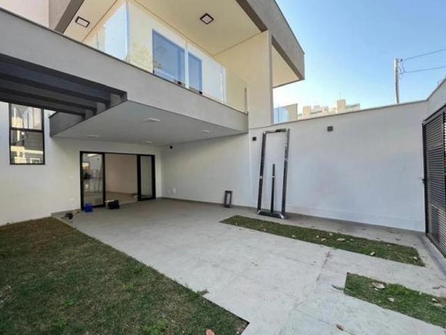 CASA GEMINADA | 3 QUARTOS | 03 BANHEIROS| 01 SUITE | 2 VAGAS BAIRRO PAQUETÁ