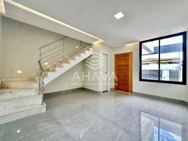 Casa Geminada 3 Quartos 1 Suíte | 202m² | Santa Amélia | 3 Vagas de Garagem | Próxima à Avenida Gu