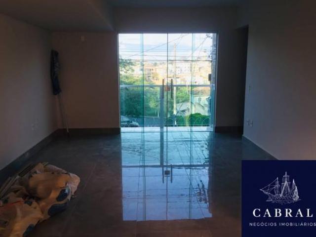 Casa Geminada 3 quartos, bairro Cabral