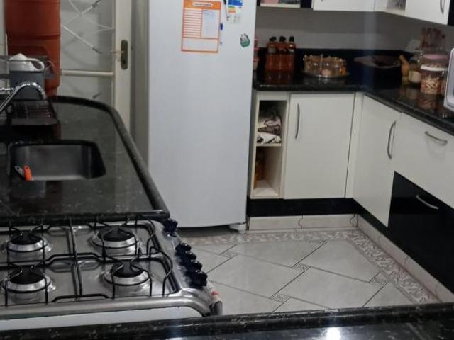 Casa geminada 3 quartos Bairro Amazonas Contagem MG