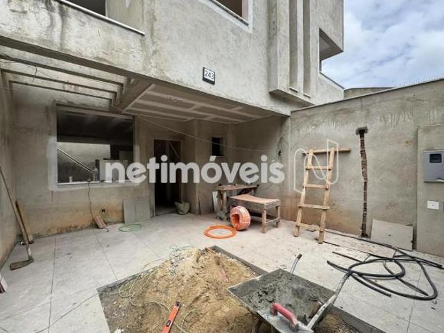 Casa geminada 3 quartos com suíte 128 m²  Itapoã