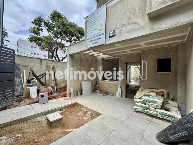 Casa geminada 3 quartos com suíte e quintal 167m²  Itapoã