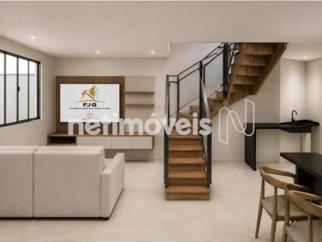 Casa geminada 3 quartos, suíte e varanda 130m²  à venda no Santa Mônica!
