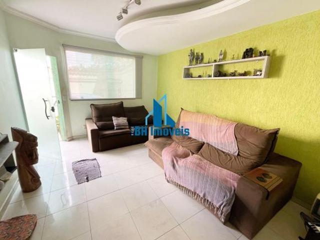 Casa Geminada 4 quartos com suíte e 4 vagas no Castelo Belo Horizonte/MG