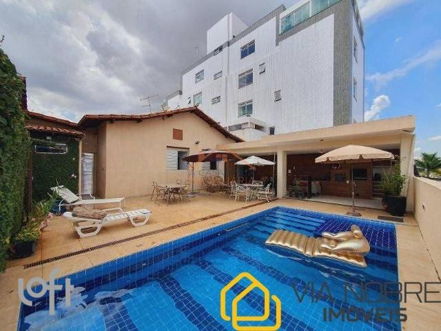 Casa Gloria | 3 Quartos | 268 m² | | 3 Vaga s