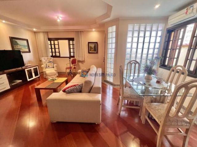 Casa Grande 145m² Vila Santa Catarina 4 dormitórios sendo 1 no térreo com banheiro