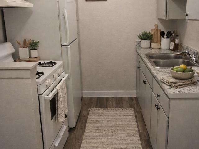 Casa Grande Villas 2 Bedroom Apartment for Rent at 1315 S Barry Ave, Dallas, TX 75223 South Dallas