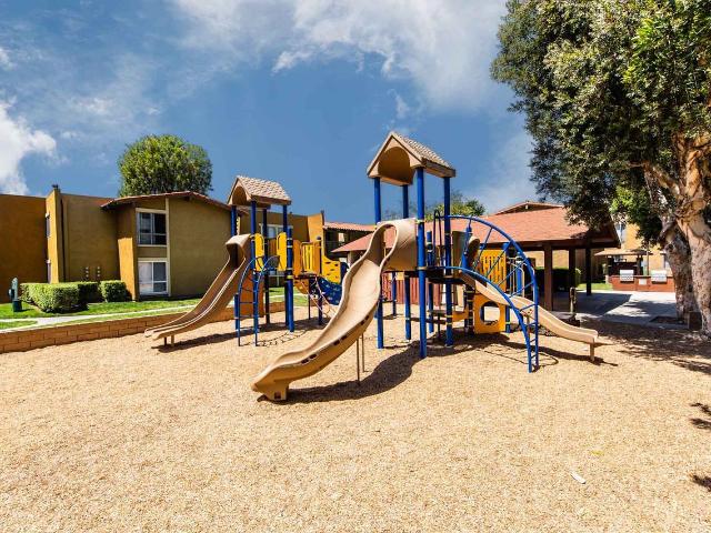 CASA GRANDE APARTMENT HOMES 2 Bedroom Apartment for Rent at 4455 Casa Grande Cir, Cypress, CA 90630 Cypress