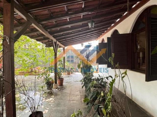 Casa grande no bairro Iguaçu