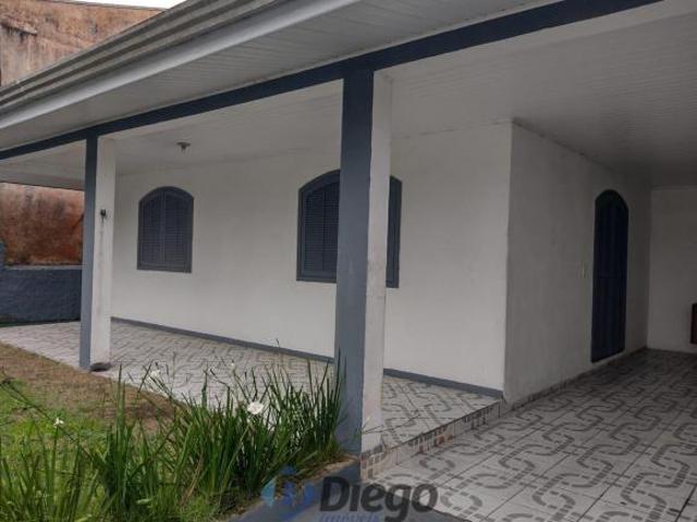 Casa grande no balneário Ipanema com espaço de terreno