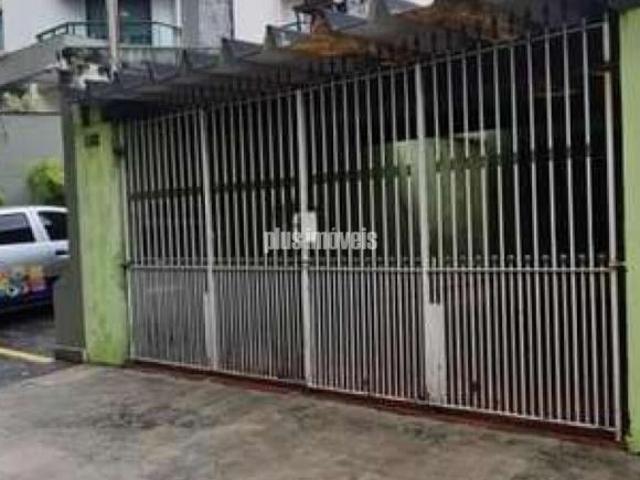 Casa grande, rua privilegiada,150m² util com área verde