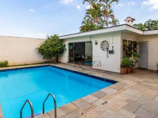 Casa Granja Julieta 4 Suítes 363m²