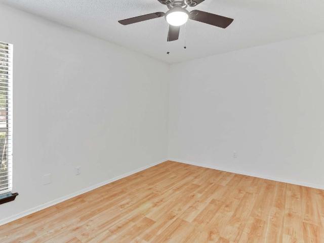 Casa Hills at Collins Park 1 Bedroom Apartment for Rent at 818 Tharp St, Arlington, TX 76010 Heart Of Arlington