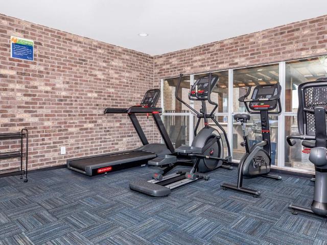 Casa Hills at Dallas West 2 Bedroom Apartment for Rent at 4105 S Cockrell Hill Rd, Dallas, TX 75236