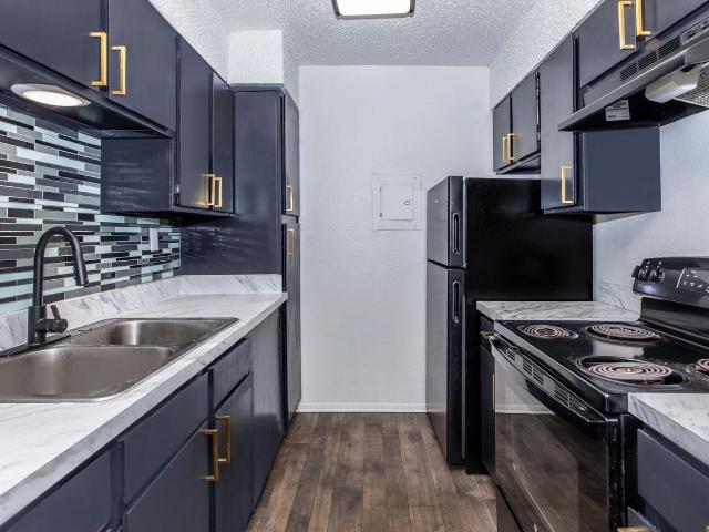 Casa Hills at Wolf Creek 3 Bedroom Apartment for Rent at 1301 W Wheatland Rd, Dallas, TX 75232