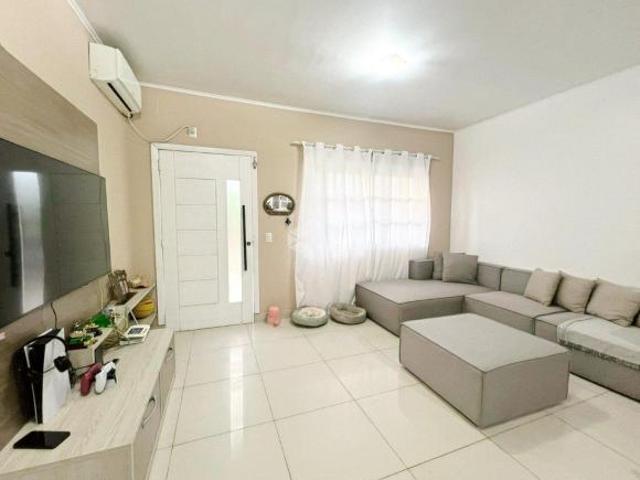 Casa Igara/Canoas, semimobiliada e decorada com Piscina, 2 Dormitórios, 2 vagas de garagem, 5 min Pa